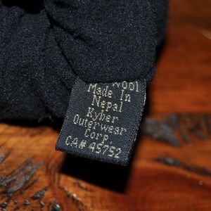 Kyber Outerwear | Accessories | Kyber Outerwear Handknit In Nepal 0wool ...